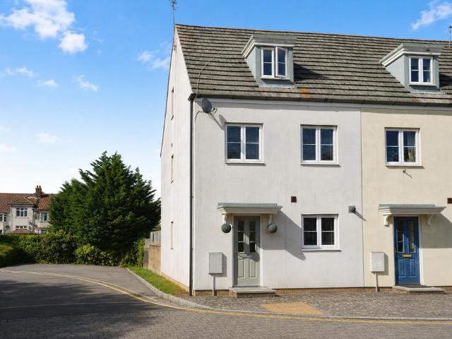 3 bedroom end of terrace house for sale
