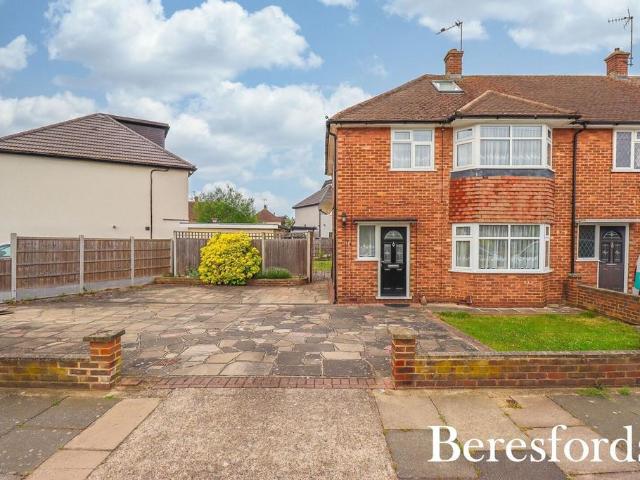 3 bedroom end of terrace house for sale