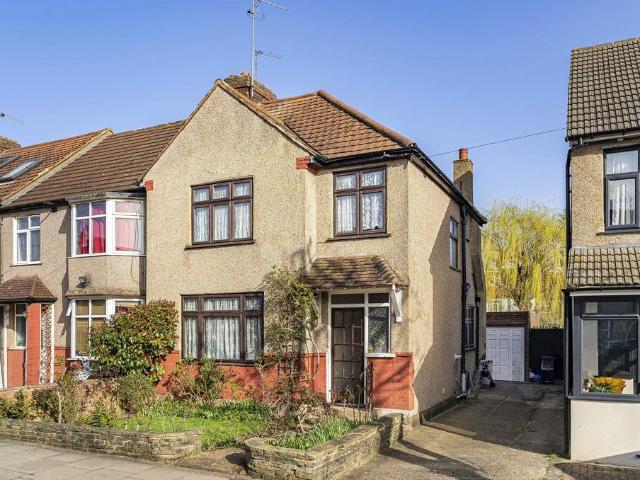 3 bedroom end of terrace house for sale