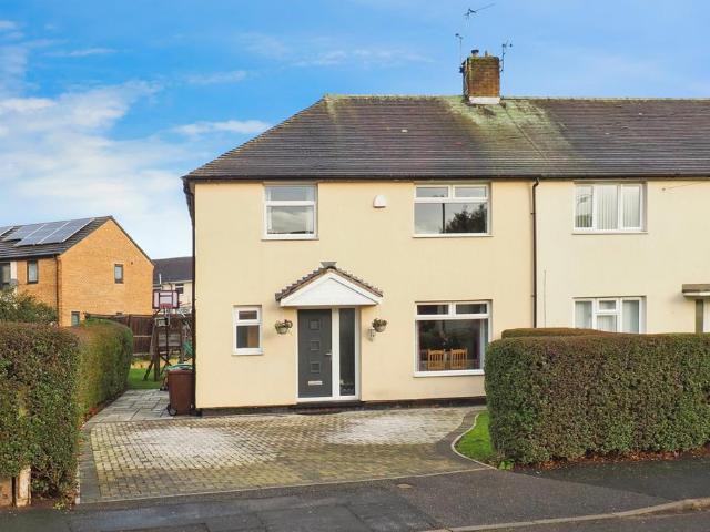 3 bedroom end of terrace house for sale