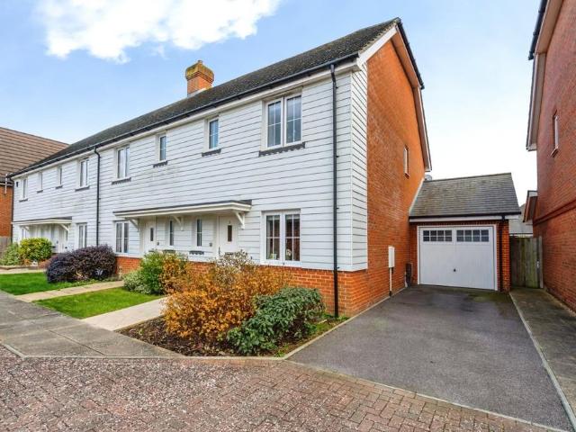 3 bedroom end of terrace house for sale