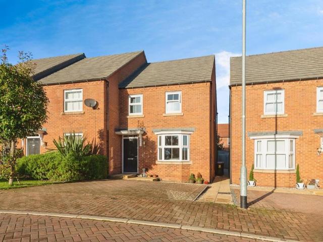 3 bedroom end of terrace house for sale