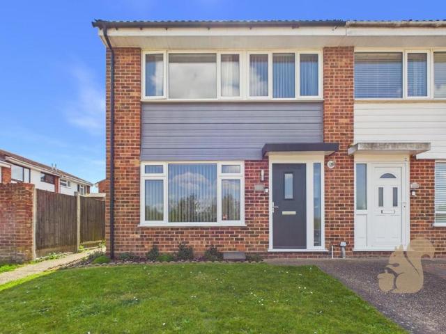 4 bedroom end of terrace house for sale