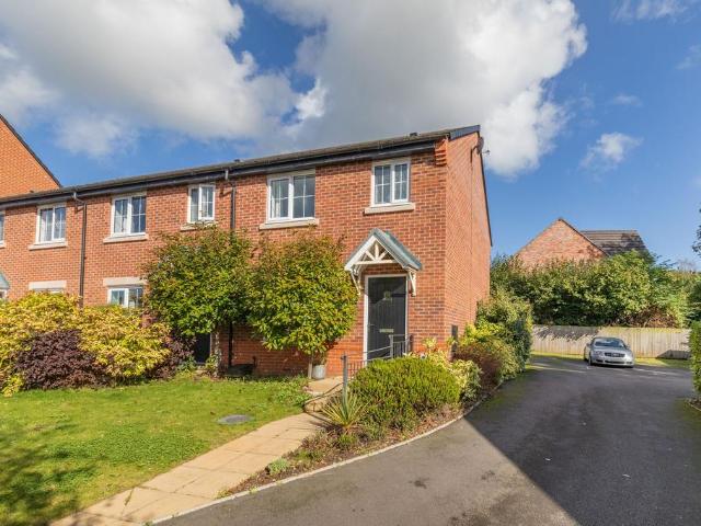 3 bedroom end of terrace house for sale