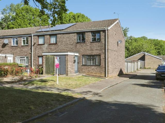 3 bedroom end of terrace house for sale