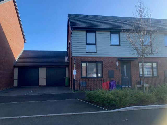 3 bedroom end of terrace house for sale