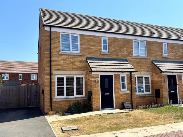 3 bedroom end of terrace house for sale