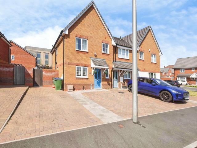 3 bedroom end of terrace house for sale