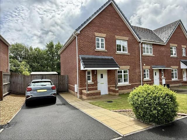 3 bedroom end of terrace house for sale