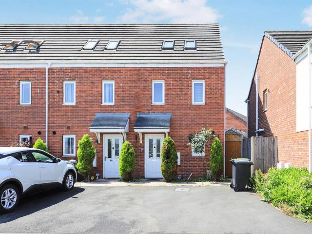 3 bedroom end of terrace house for sale