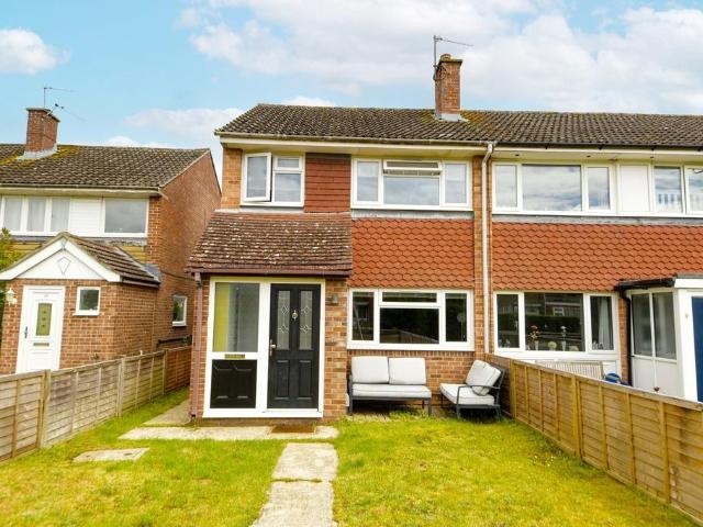 3 bedroom end of terrace house for sale