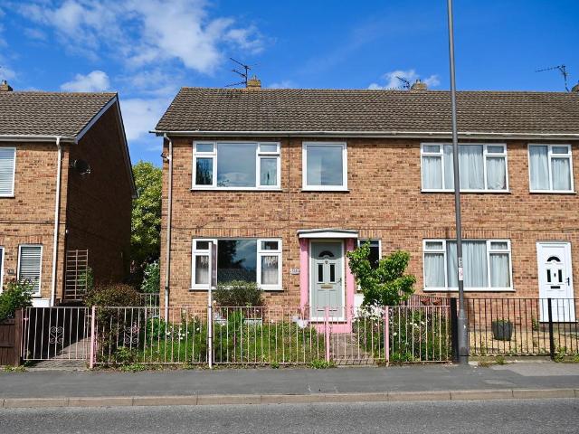 3 bedroom end of terrace house for sale