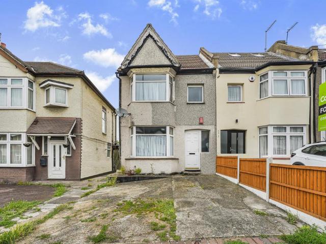 3 bedroom end of terrace house for sale