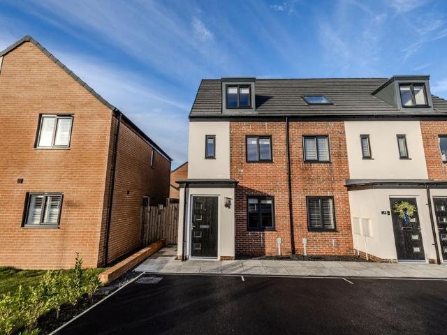 3 bedroom end of terrace house for sale
