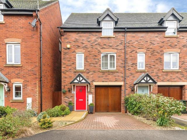 3 bedroom end of terrace house for sale