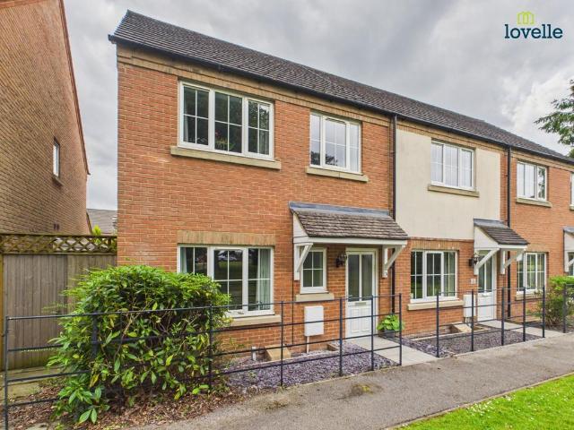 3 bedroom end of terrace house for sale