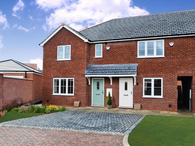 3 bedroom end of terrace house for sale
