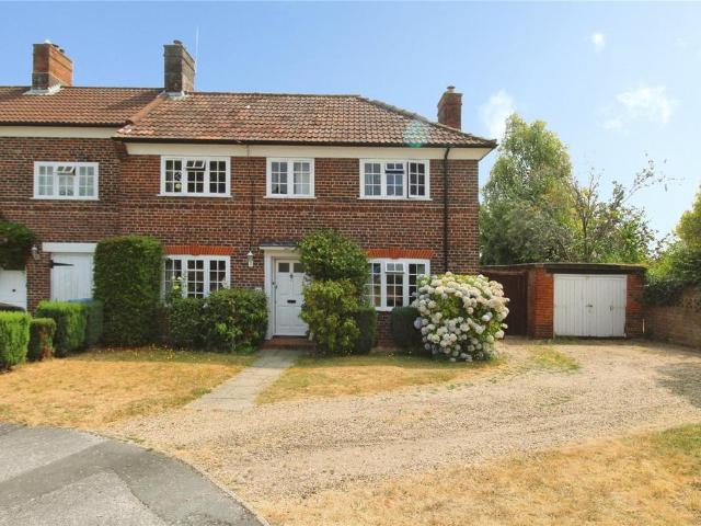 3 bedroom end of terrace house for sale