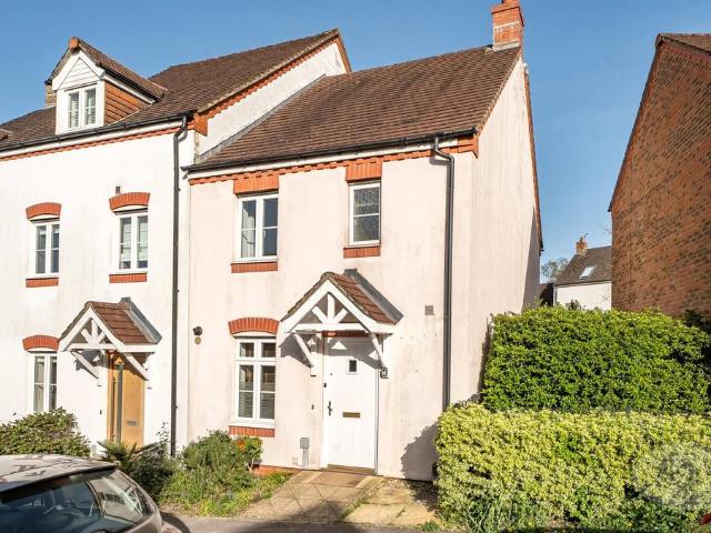 3 bedroom end of terrace house for sale
