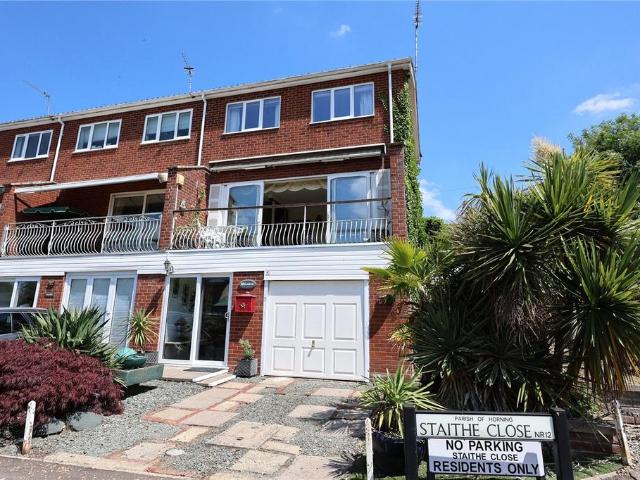3 bedroom end of terrace house for sale