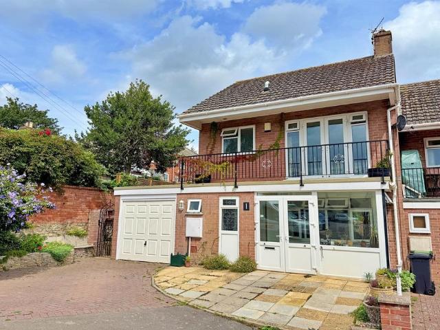 3 bedroom end of terrace house for sale