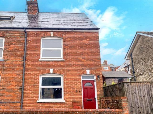 3 bedroom end of terrace house for sale