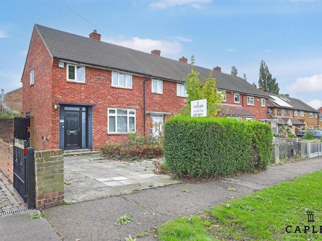3 bedroom end of terrace house for sale