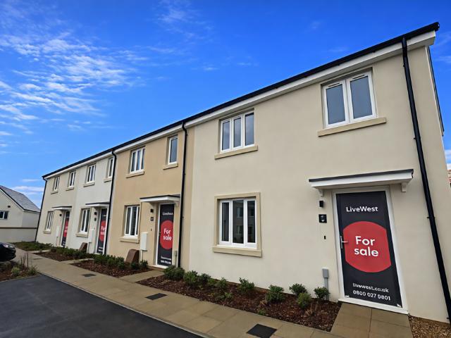 3 bedroom end of terrace house for sale