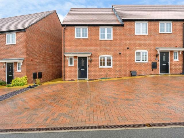 3 bedroom end of terrace house for sale