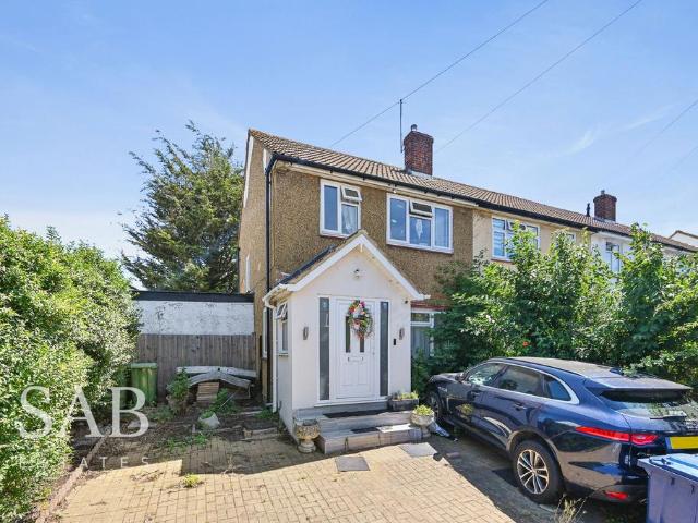 3 bedroom end of terrace house for sale