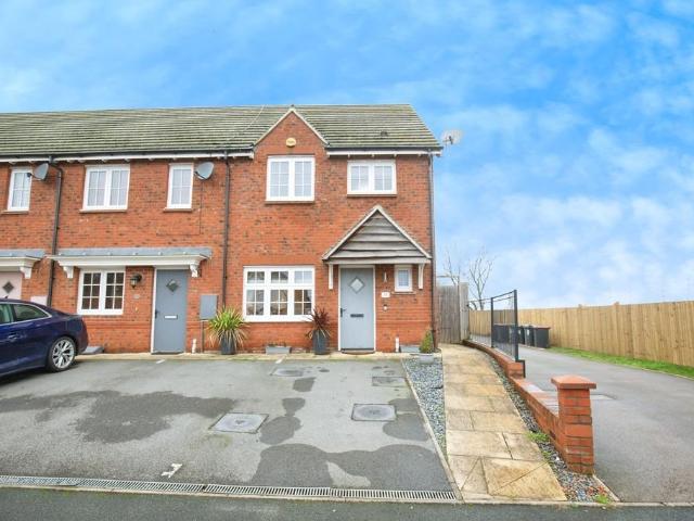 3 bedroom end of terrace house for sale