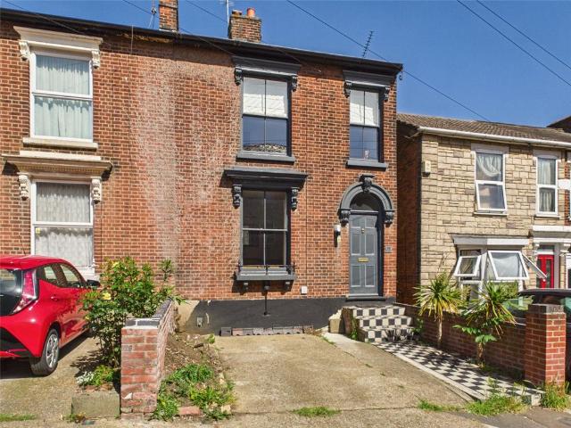 3 bedroom end of terrace house for sale