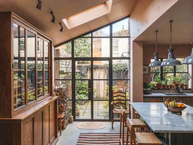 4 bedroom end of terrace house for sale
