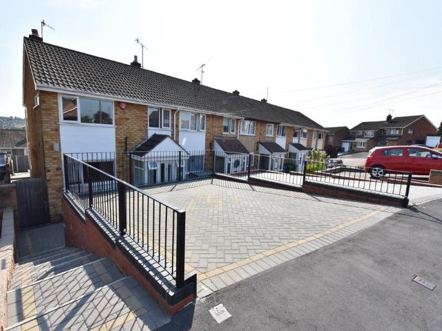 3 bedroom end of terrace house for sale