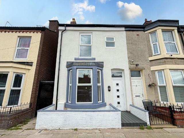 3 bedroom end of terrace house for sale