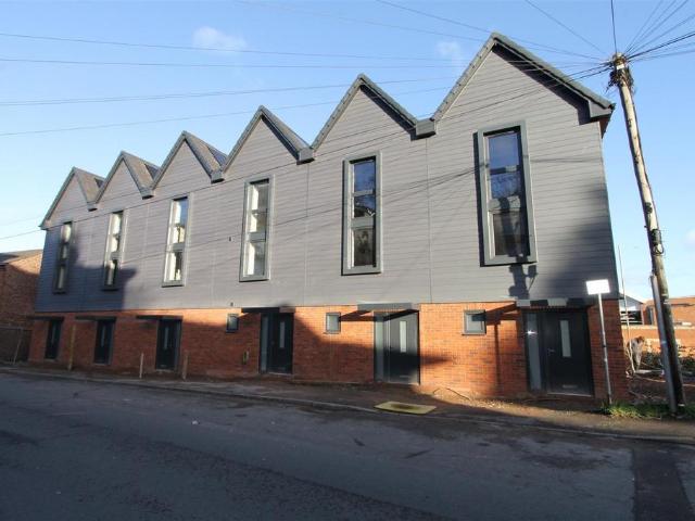 3 bedroom end of terrace house for sale