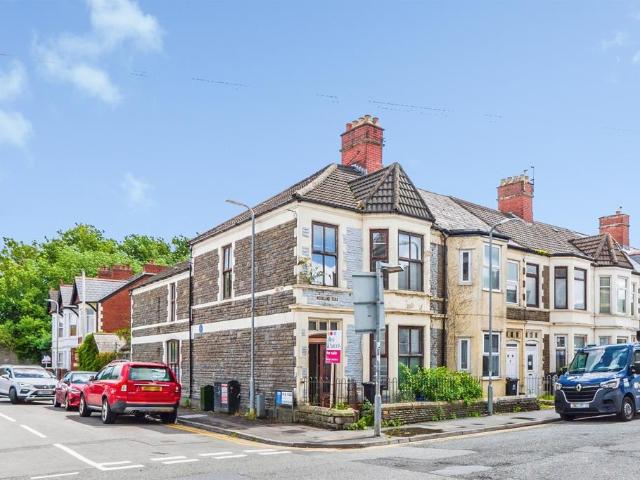 3 bedroom end of terrace house for sale