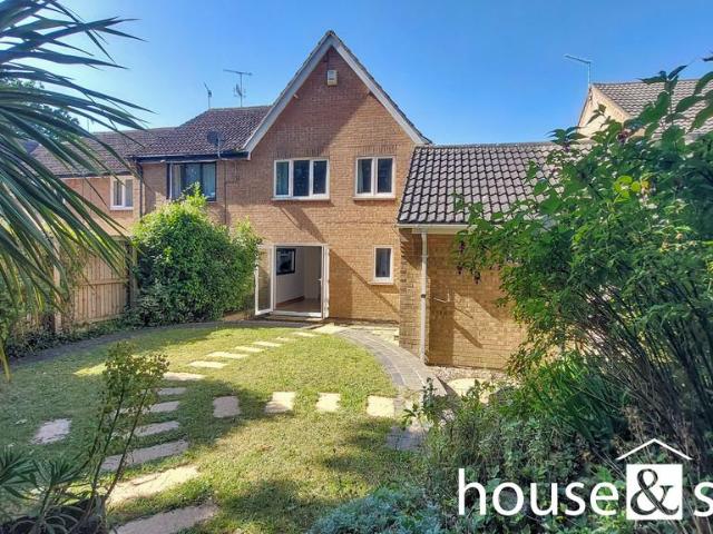 3 bedroom end of terrace house for sale