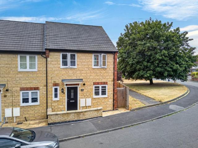 3 bedroom end of terrace house for sale