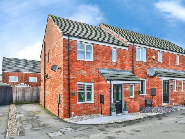 3 bedroom end of terrace house for sale