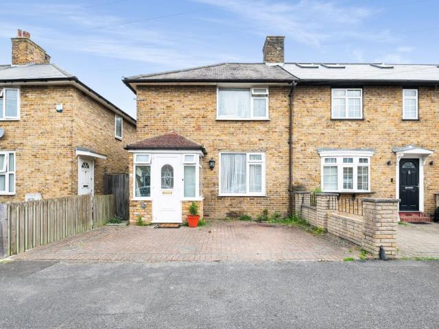 3 bedroom end of terrace house for sale