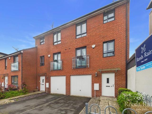 3 bedroom end of terrace house for sale