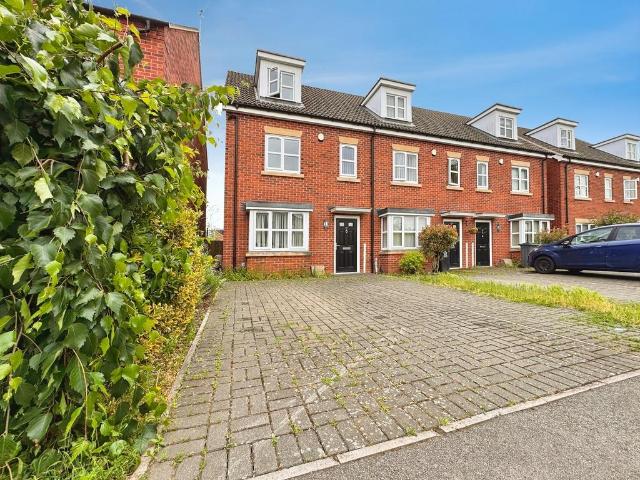 3 bedroom end of terrace house for sale