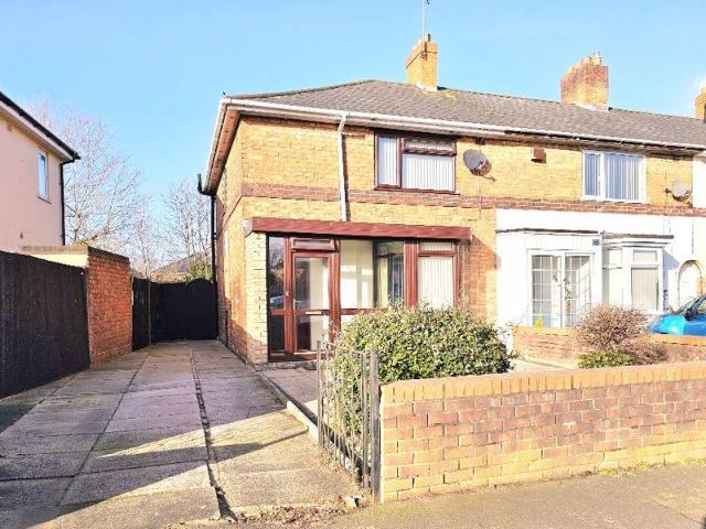 3 bedroom end of terrace house for sale