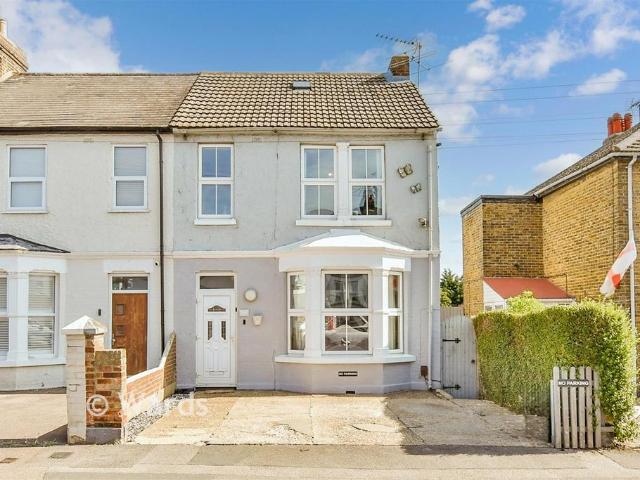 3 bedroom end of terrace house for sale