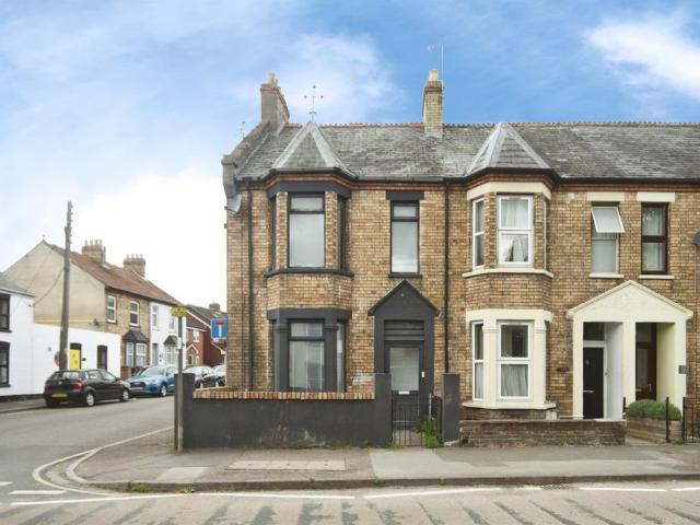 3 bedroom end of terrace house for sale