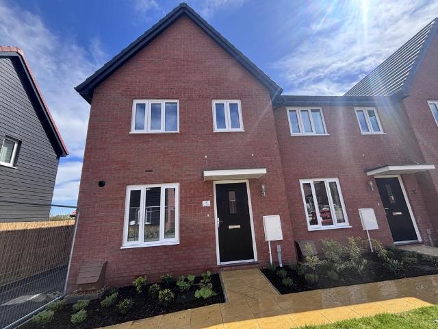 3 bedroom end of terrace house for sale