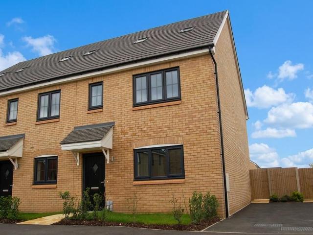 3 bedroom end of terrace house for sale