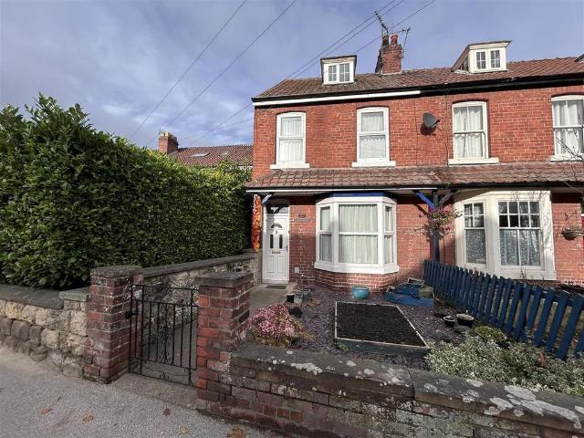 3 bedroom end of terrace house for sale