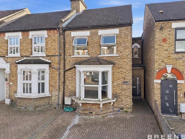 3 bedroom end of terrace house for sale